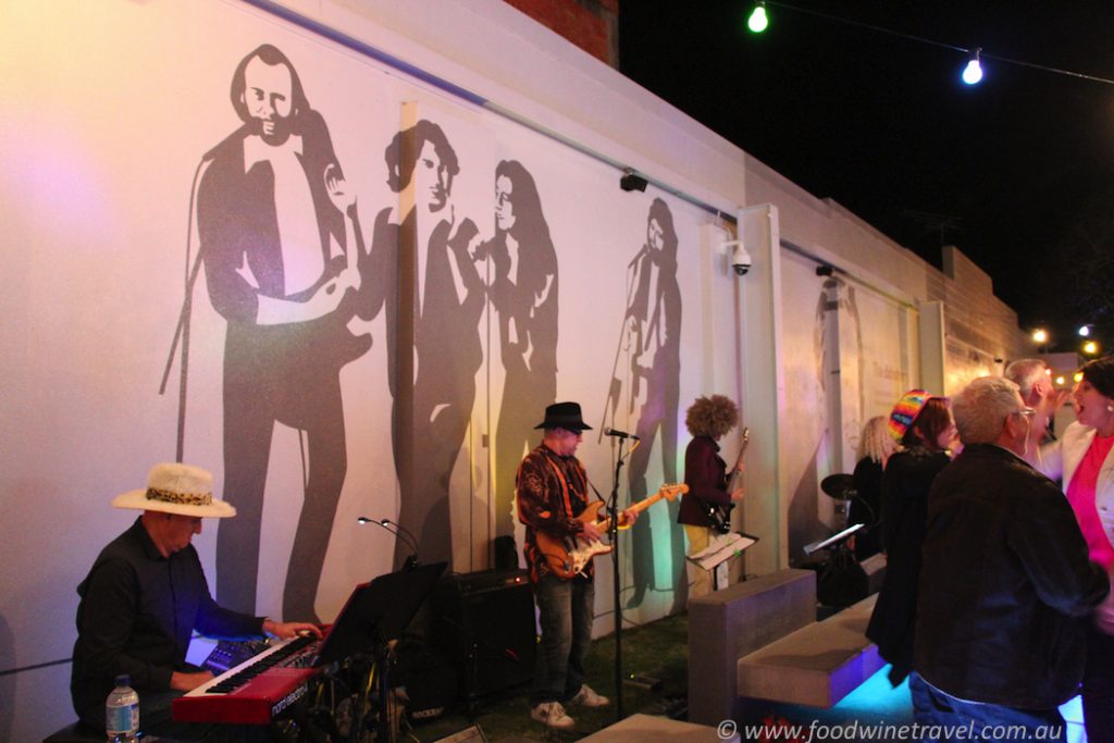 Dinner in Bee Gees Way, Redcliffe - Food Wine Travel